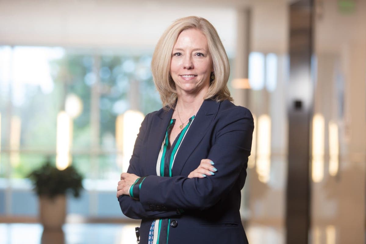 Contributors - Holly Simmons